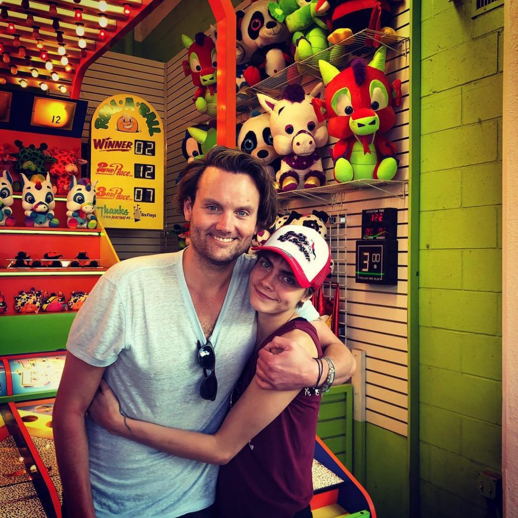 Cara Delevingne Wiki, Taille, Âge, Petite Amie, Famille, Biographie ...