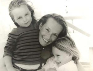 Emma Smet Wiki, Taille, Âge, Petit Ami, Mari, Famille, Biographie ...